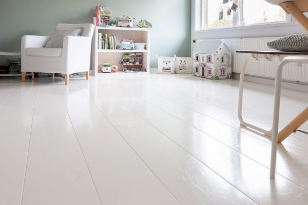 Witte houten vloeren in meer dan 50 wittinten