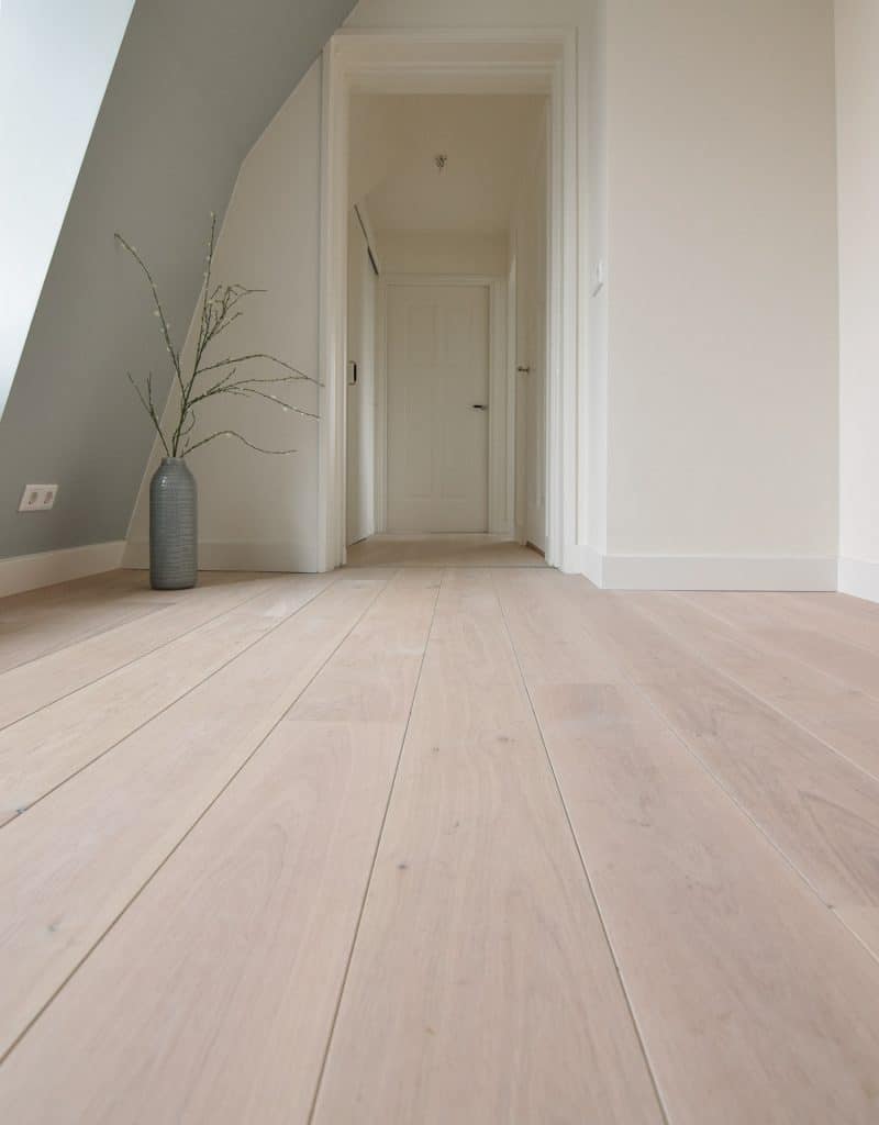 Voordelige witte vloer 70,- per m2 | Europees eikenhout