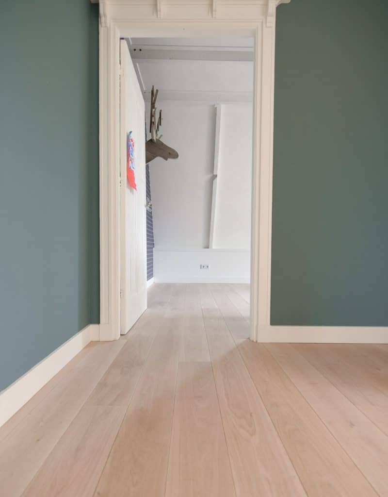 Voordelige witte vloer 70,- per m2 | Europees eikenhout